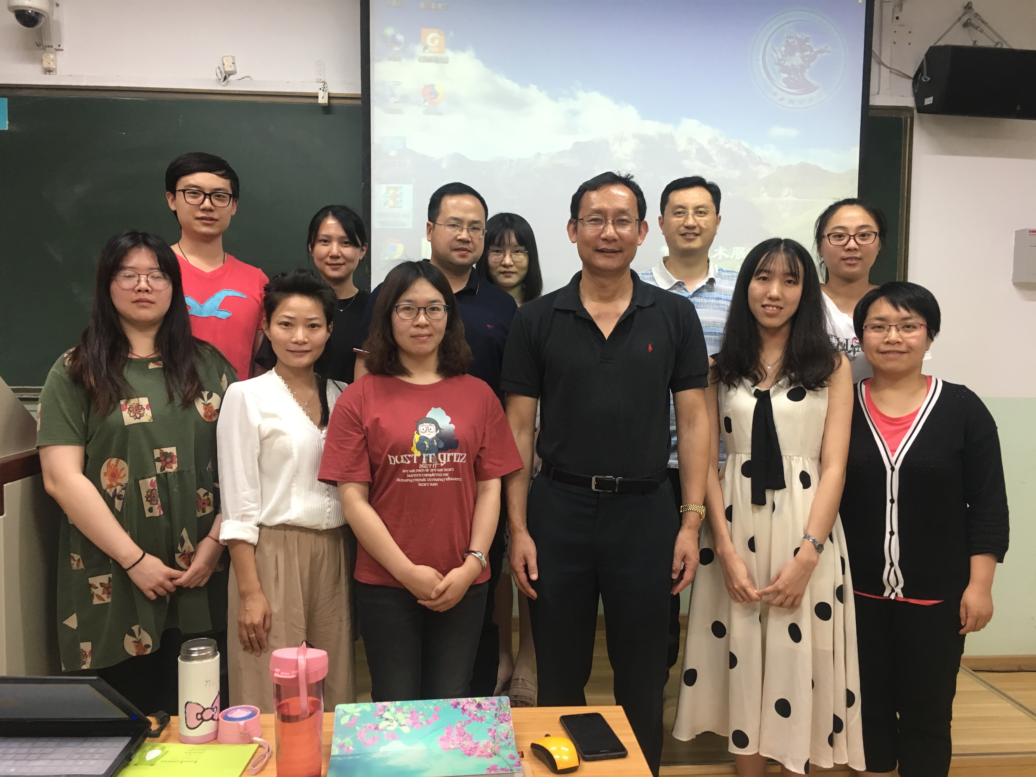 Professor Zou Shaoming from University of Missouri visited CUFE ...
